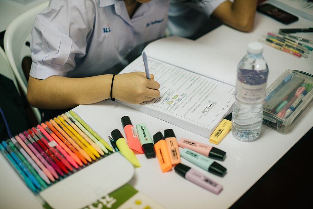 Easybio - รู้จักกับครูฝ้าย